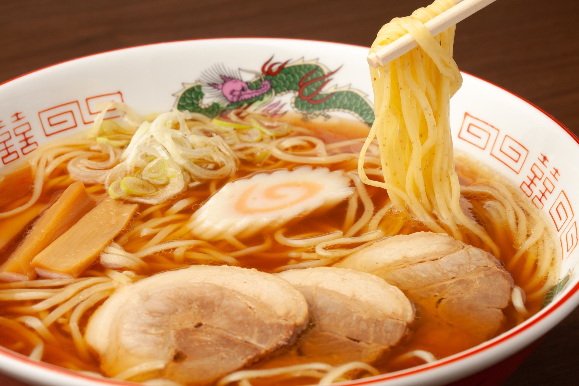 新橋でラーメン一杯500円以下！ワンコイン以下の激安ラーメンまとめ | favy[ファビー]