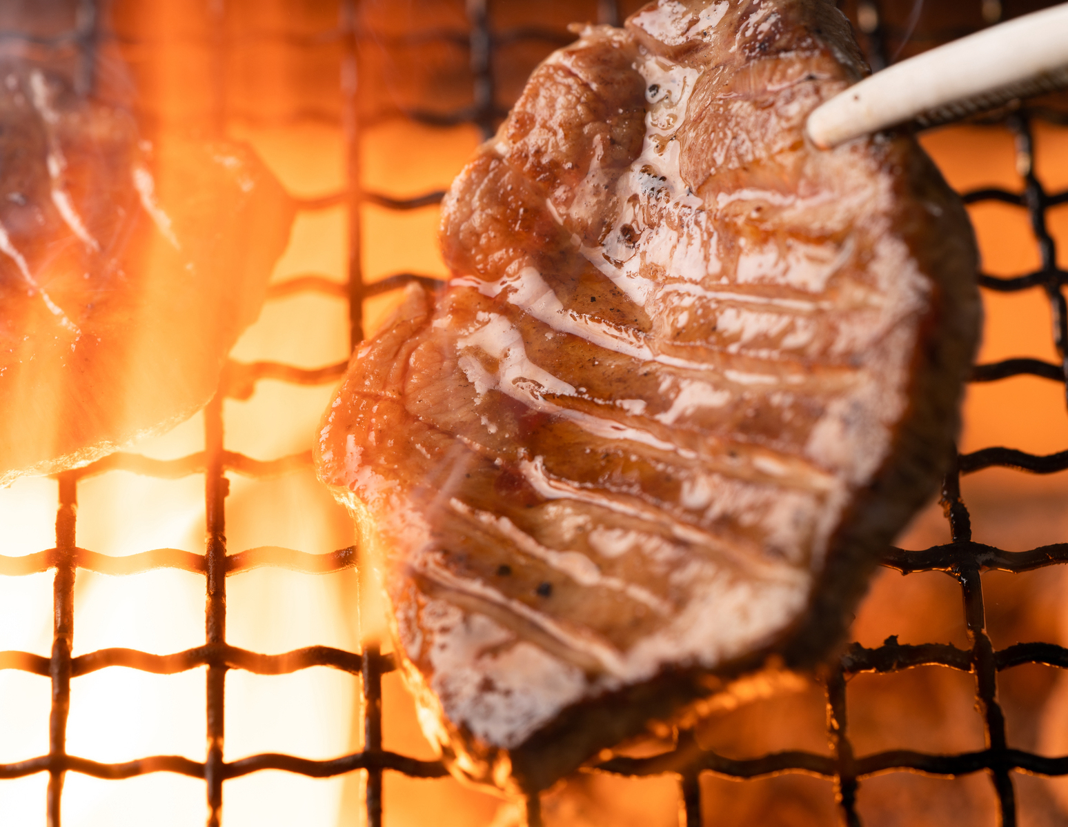 吉祥寺のおすすめ焼肉ランチ10選！お肉6部位食べ比べや野菜たっぷりサムギョプサルも | favy[ファビー]